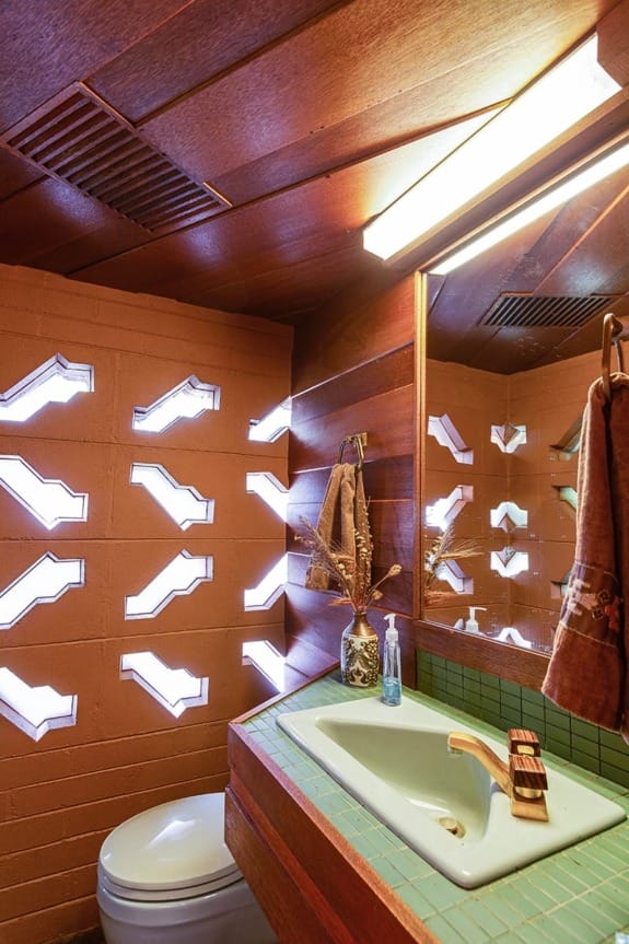 Frank Lloyd Wright’s Usonian-Style Carr House Lists for $1.5 Million ...