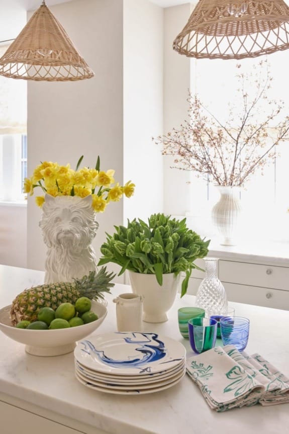 How Aerin Lauder Weaves Flowers into Everyday Life - Galerie Magazine