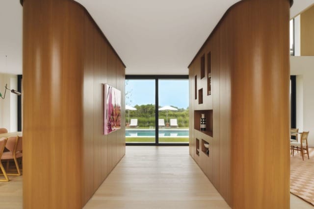 Ashe Leandro Conceives a Modernist Retreat Punctuated with a ...