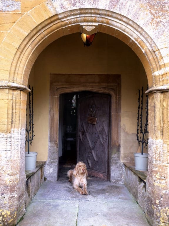 Step Inside a Historic English Manor That Balances Preservation and ...
