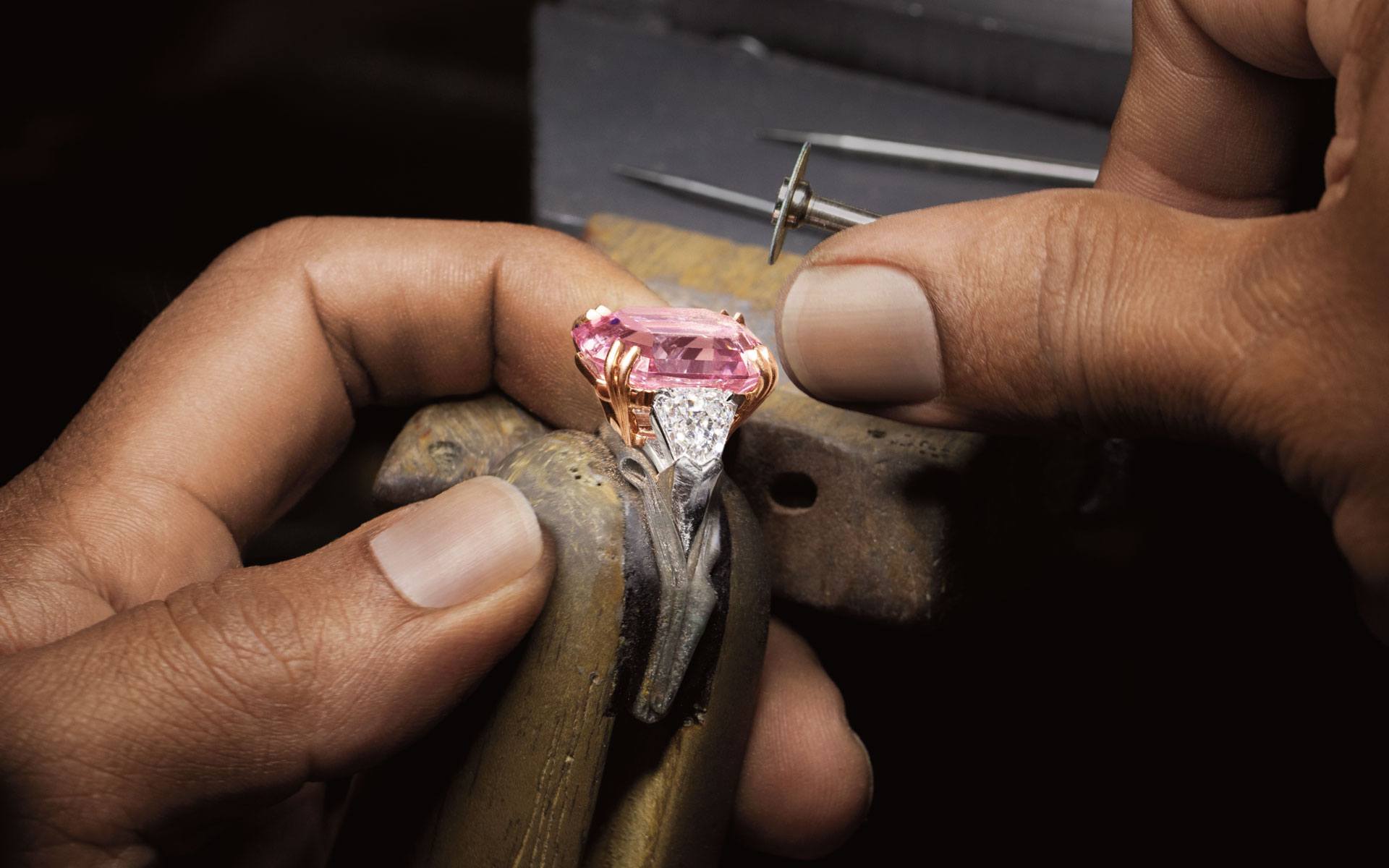 Harry Winston Unveils an Extremely Rare 19-Carat Pink Diamond Ring ...