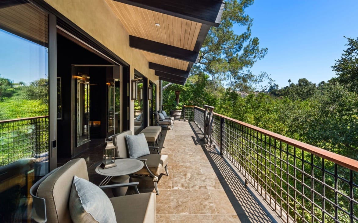 Jeremy Renner’s $13 Million L.A. Home Is a Modern Zen Sanctuary ...