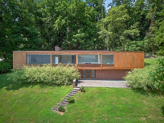 Philip Johnson’s Wolfhouse, Built the Same Year as the Glass House, Is ...